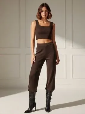 Aritzia | Tops | Aritzia Babaton Sculpt Knit Squareneck Cropped Tank ...